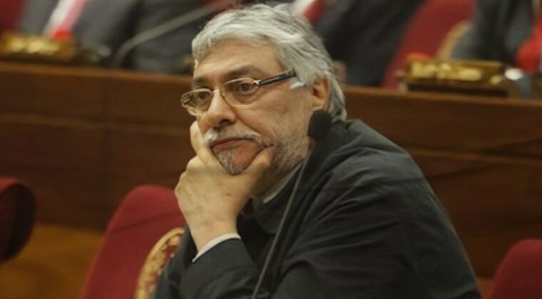 Popular / El senador Fernando Lugo un chiqui mejor pero sigue conectado ...