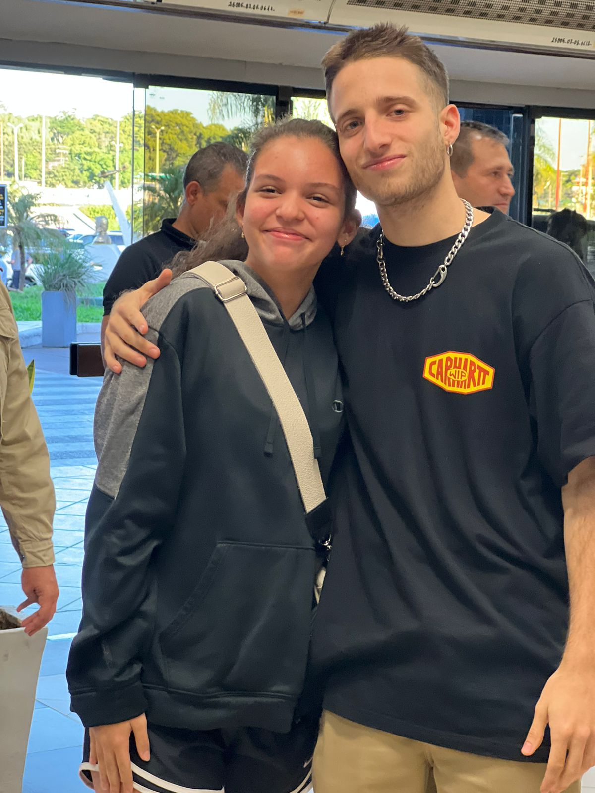 Popular / ¡WOS llegó a Paraguay y sus fans enloquecieron!