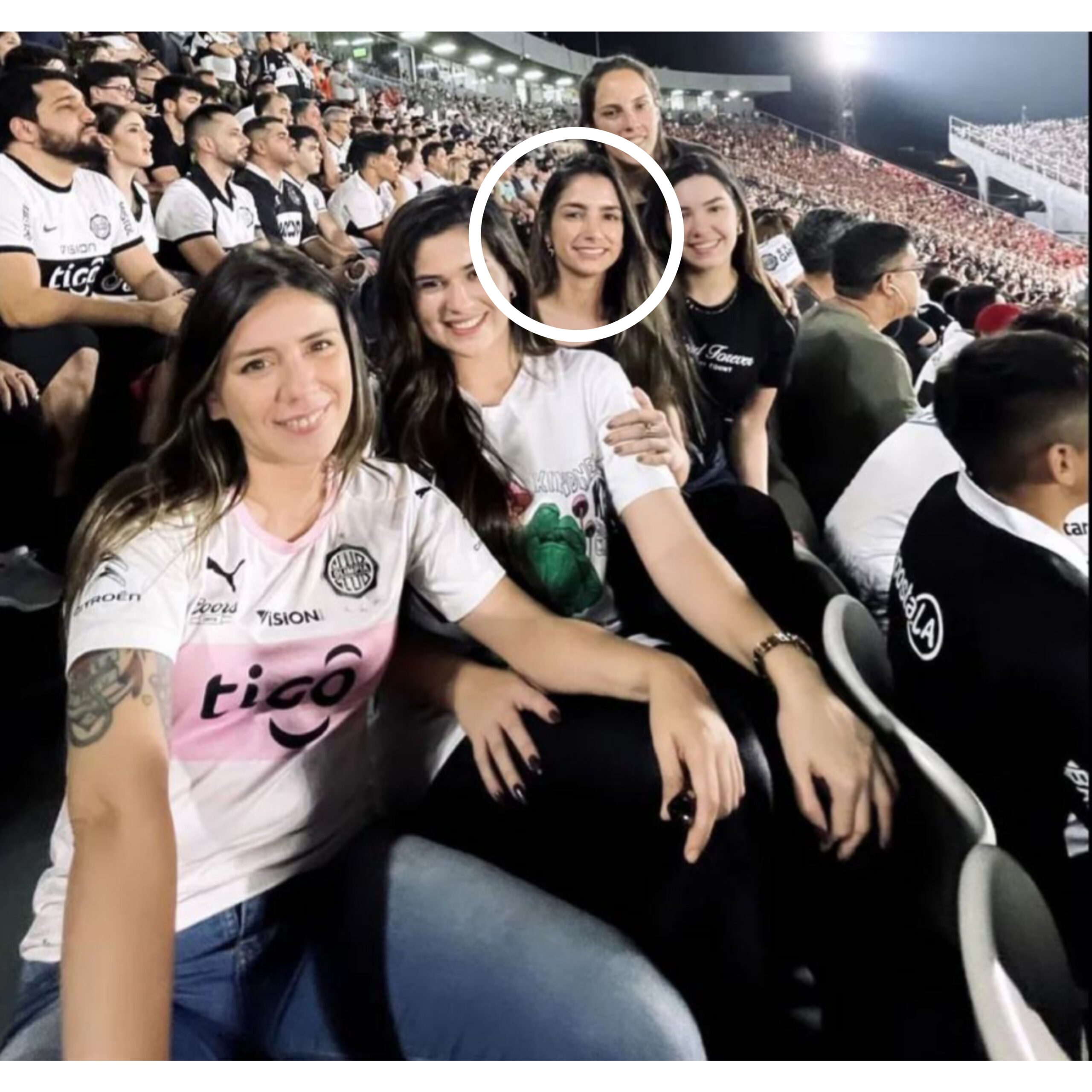 Popular / Supuesta novia de Tito compartió con la familia de Vita en la ...