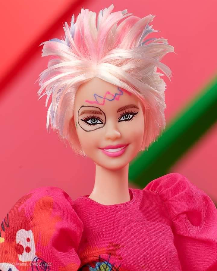 Popular / (GALERIA)Aparece la edición de "Barbie rarita"