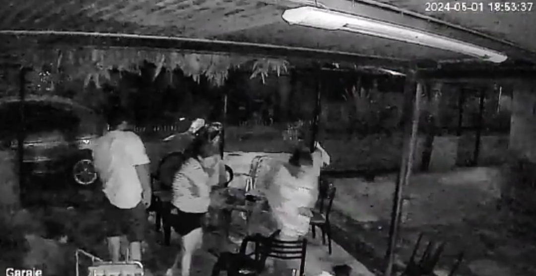 Popular / ¡Por un pelito!: Familia casi fue alcanzada por un rayo