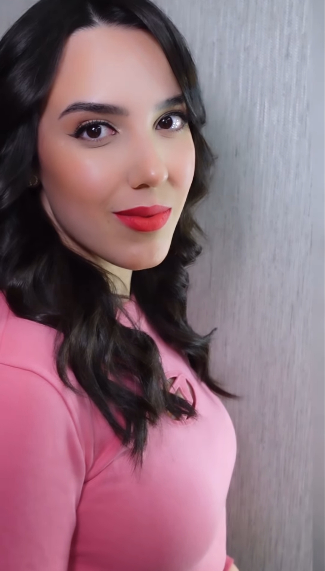 Popular / (VIDEO)Doña de Almirón se mostró chururú por Inglaterra