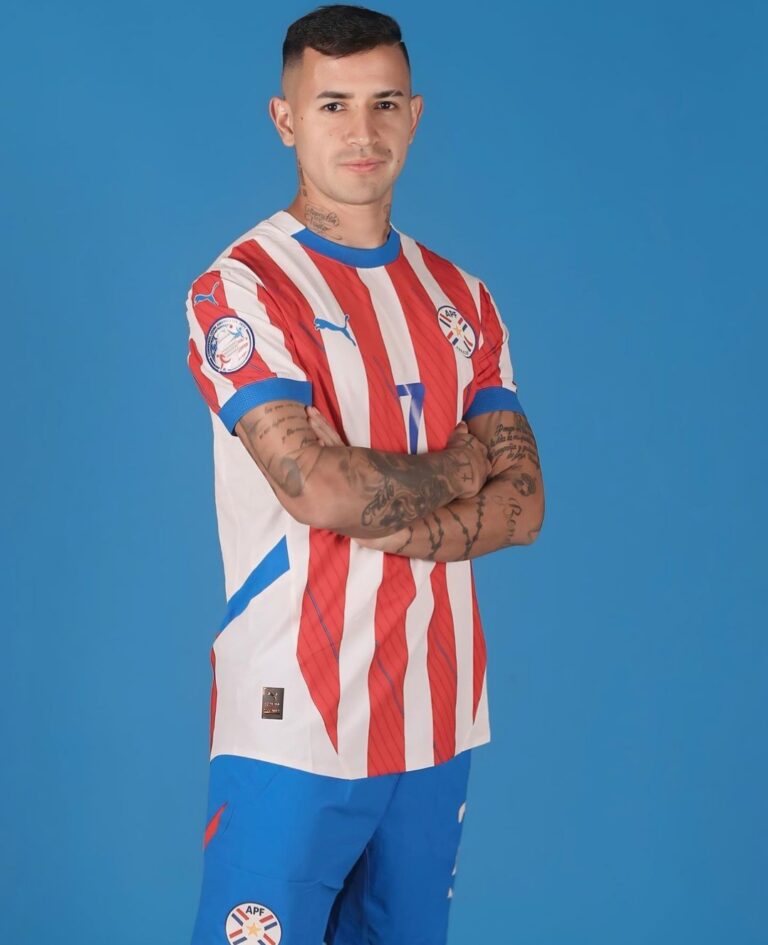 Popular / La tierna videollamada que recibió Derlis González desde ...