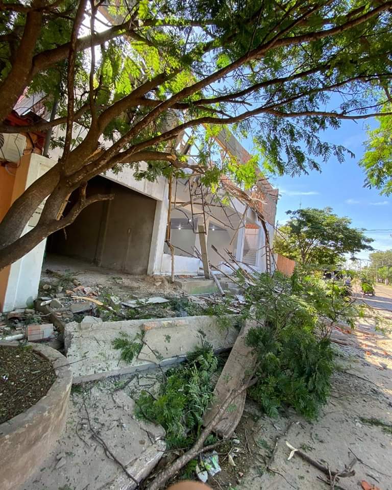 Popular / Dos albañiles terminan lesionados tras derrumbe en una obra en construcción