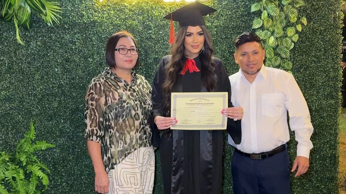 Popular / [VIDEO] ¡Laurys Dyva presentó por primera vez a sus papis y ...