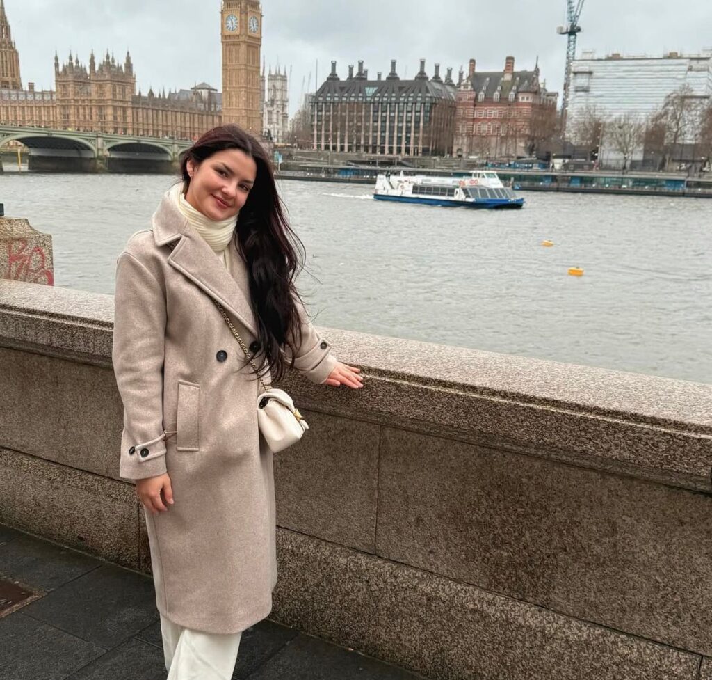 Popular / [GALERÍA] El paseíto de Ramón Sosa y su novia por las frías ...