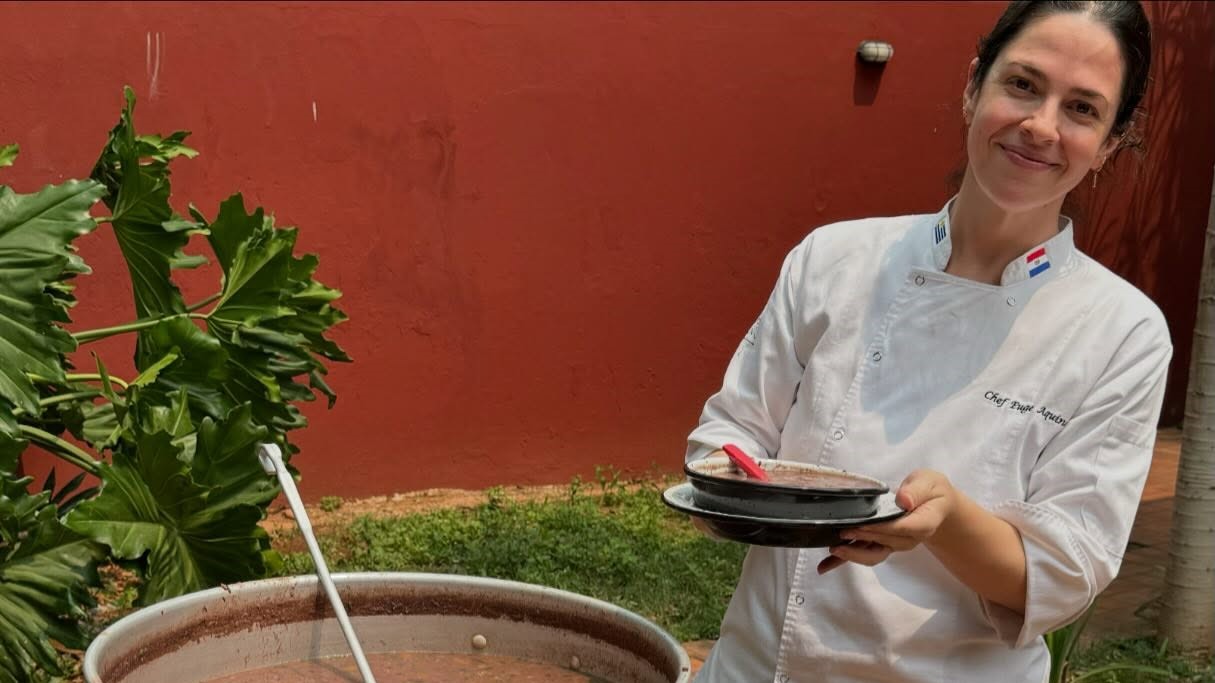 Popular / (VIDEO) ¡Hesukena! La chef Eugenia Aquino llevó flores al ...