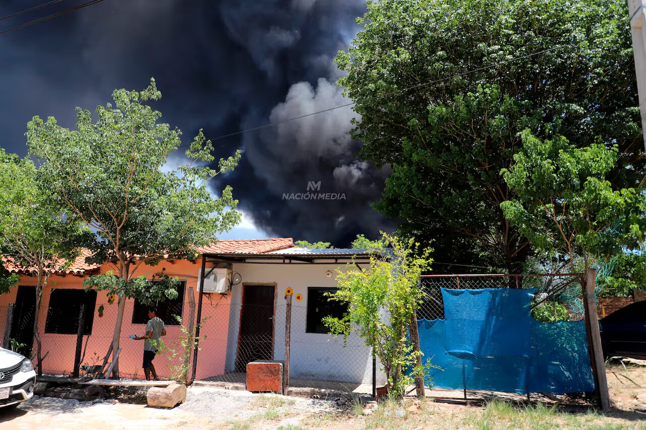 Popular / Incendio en depósito de neumáticos: alerta deterioro de la ...