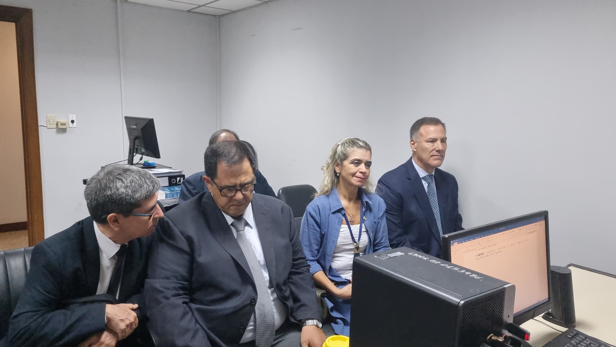 Popular / Juez ordena sobreseimiento provisional para exministro ...