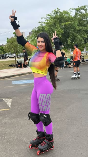 Popular / (VIDEO) Laurys Dyva empezó a rollear y... ¡shiplé!