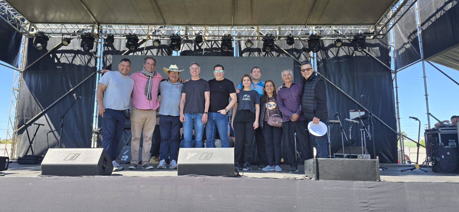 Popular / ¡Asado Benítez fue a Corrientes, por los 30 años del grupo Amboé!