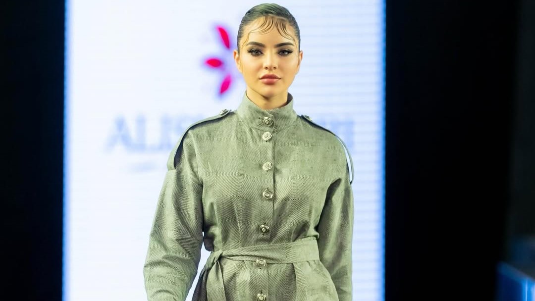 Popular / (VIDEO) ¡ExMiss paraguaya apareció en desfile chururú en Dubái!