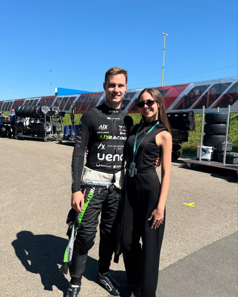 Popular / (GALERÍA) ¡La chuli de Joshua Duerksen vicheó todos los ...