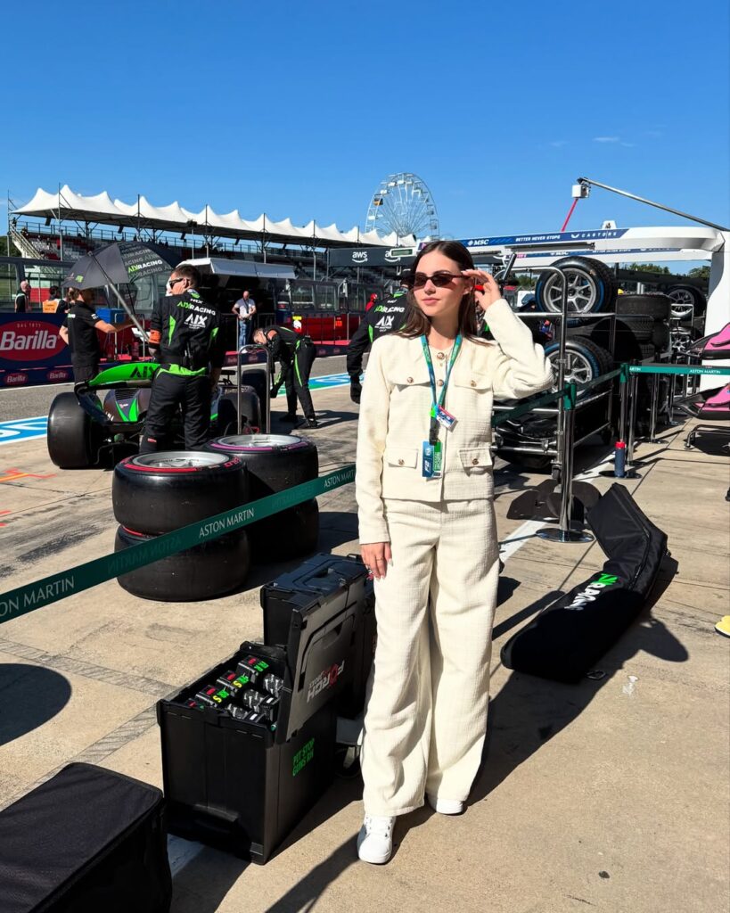 Popular / (GALERÍA) ¡La chuli de Joshua Duerksen vicheó todos los ...