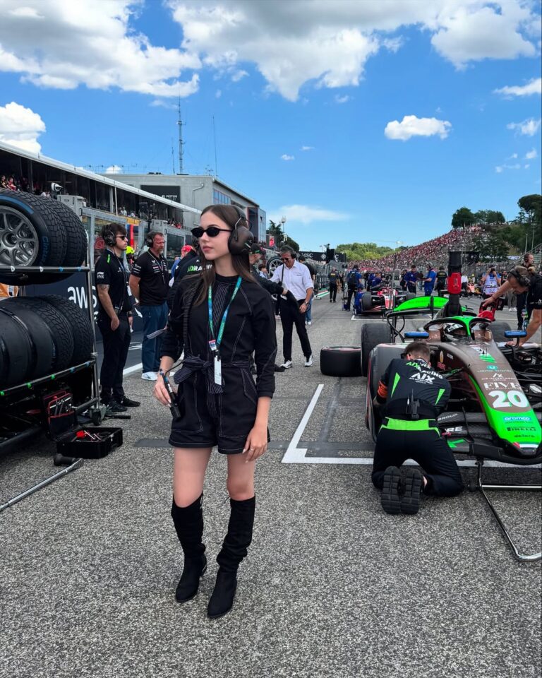 Popular / (GALERÍA) ¡La chuli de Joshua Duerksen vicheó todos los ...