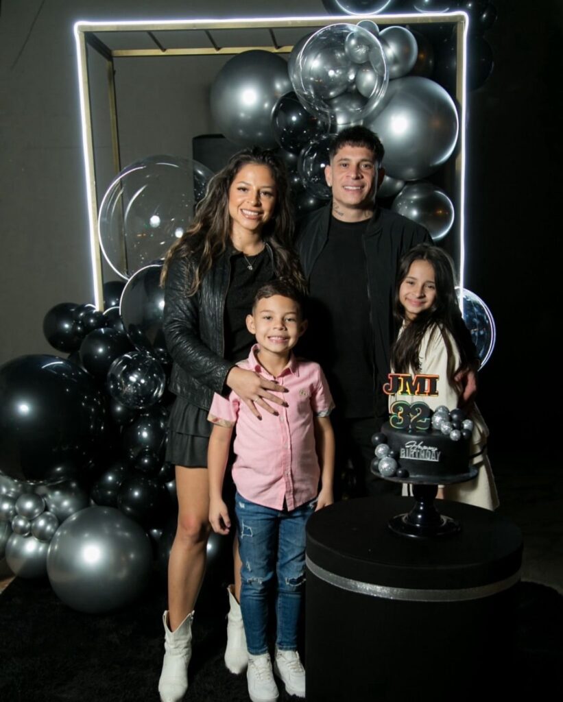 Popular / ¡Iturbe festejó su cumple con todo y casi con todos sus seres ...