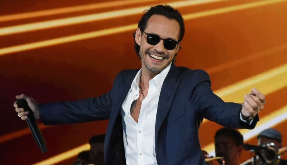 Popular / (VIDEO) ¡Se desmayó pensando que estaba junto a Marc Anthony!