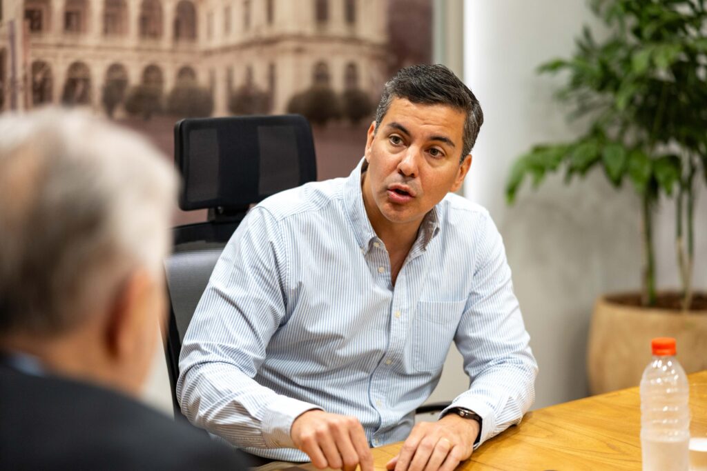 Popular / Peña exige que IPS moje la camiseta por la gente