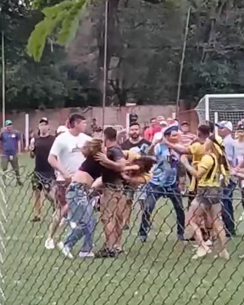 Popular / Selfie con pelotero opa akãchárape entre yiyis